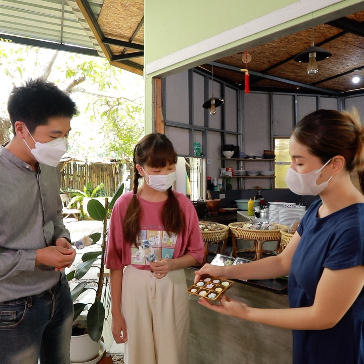 ALTV ช่อง 4 - ย้อนรอยประวัติศาสตร์ค่ายบางกุ้ง และชิมขนมผกากรอง